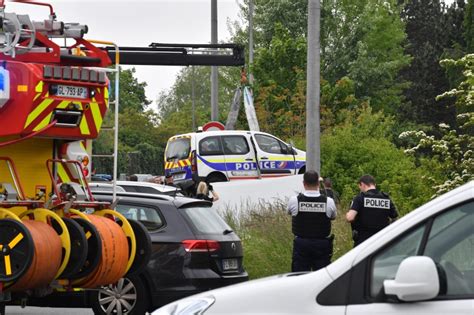 Newestpress Mort De 3 Policiers Dans Le Nord Un Hommage National