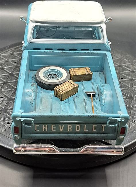 1966 Chevy Fleetside Plastic Model Truck Kit 1 25 Scale