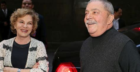 Ex primeira dama Marisa Letícia sofre AVC e é internada em São Paulo