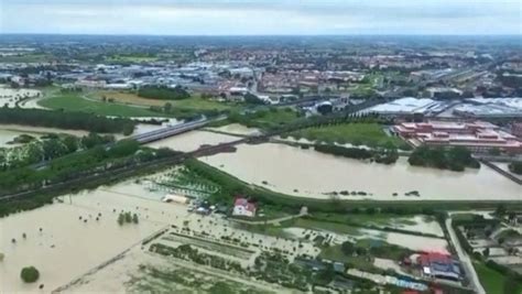 Inundaciones En Italia Dejan Al Menos Muertos
