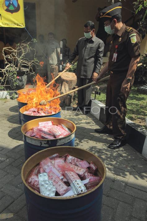 PEMUSNAHAN BARANG BUKTI ANTARA Foto