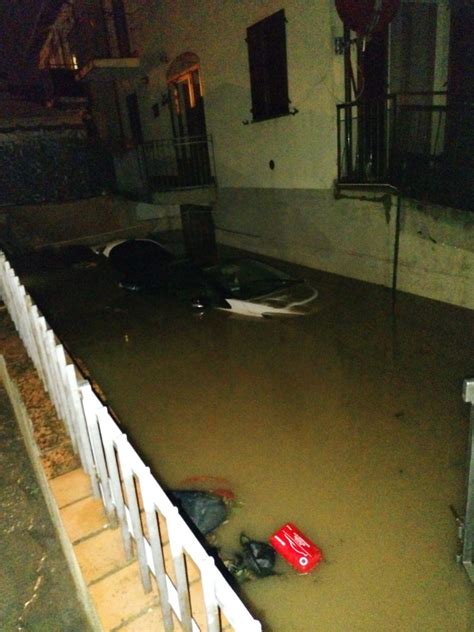 Maltempo Toscana Notte Difficile In Valdichiana Fiumi Esondati E Case