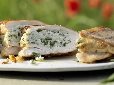 Gefüllte Hähnchenbrust mit Ricotta Rezept EAT SMARTER