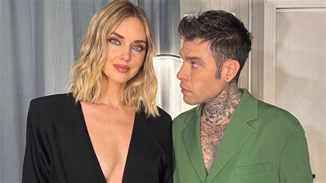 Chiara Ferragni In Montagna Con Gli Amici Fedez A Cena Con Donatella