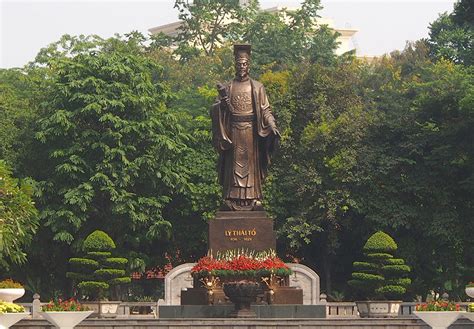 Lý Công Uẩn người khai sáng kinh thành Thăng Long