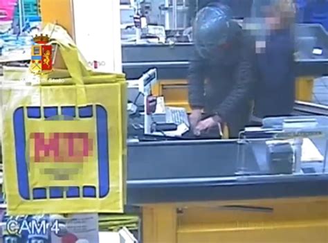 Rapina al supermercato Due arresti uno è minorenne Live Sicilia