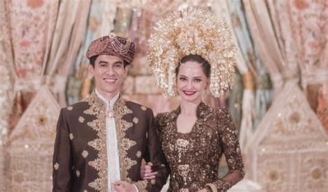 Malam Ini Enzy Storia Dan Molen Kasetra Gelar Acara Resepsi Di Bali