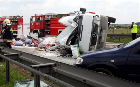 Tragiczny Wypadek Na Autostradzie A Siedem Os B Nie Yje