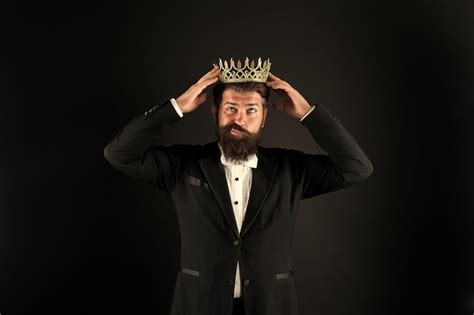 Seu orgulho comemora seu aniversário de empresário na festa corporativa