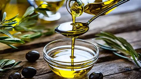 ZEYTİNYAĞININ CİLDE FAYDALARI NELERDİR ZEYTİNADA DOĞAL ZEYTİNYAĞI