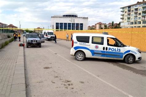 Onur Park Halindeki Araçta Silahla Vurulmuş Olarak Ölü Bulundu Son