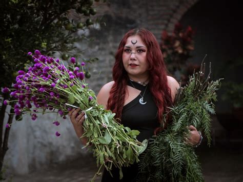 Las nuevas brujas en México espiritualidad autonomía y herbolaria