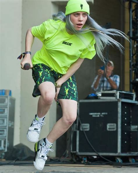 Arriba Imagen Billie Eilish Ropa Verde Abzlocal Mx
