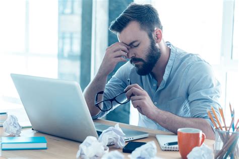 10 estrategias para reducir el estrés laboral Blog IL3 UB