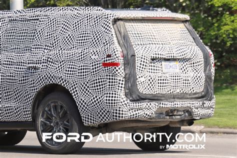 2025 Ford Expedition Features F 150 Explorer Touches Pics