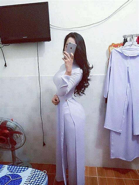 Những cô nàng áo dài mông to chuẩn không cần chỉnh