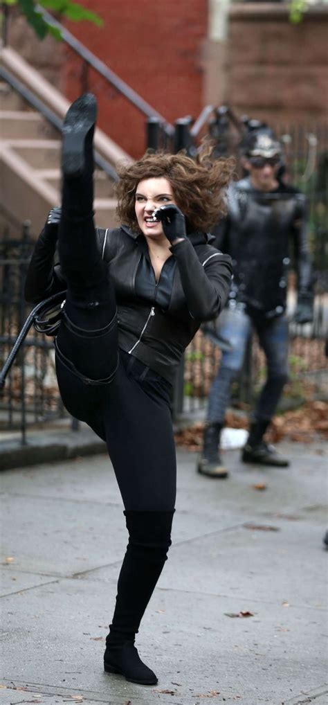 Catwoman Camren Bicondova Camren Bicondova Camren Renee Bicondova