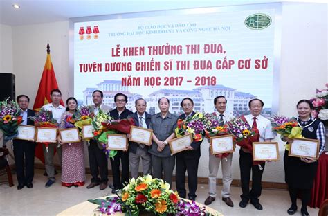 Đại học Kinh doanh và Công nghệ Hà Nội khen thưởng 28 Chiến sĩ thi đua