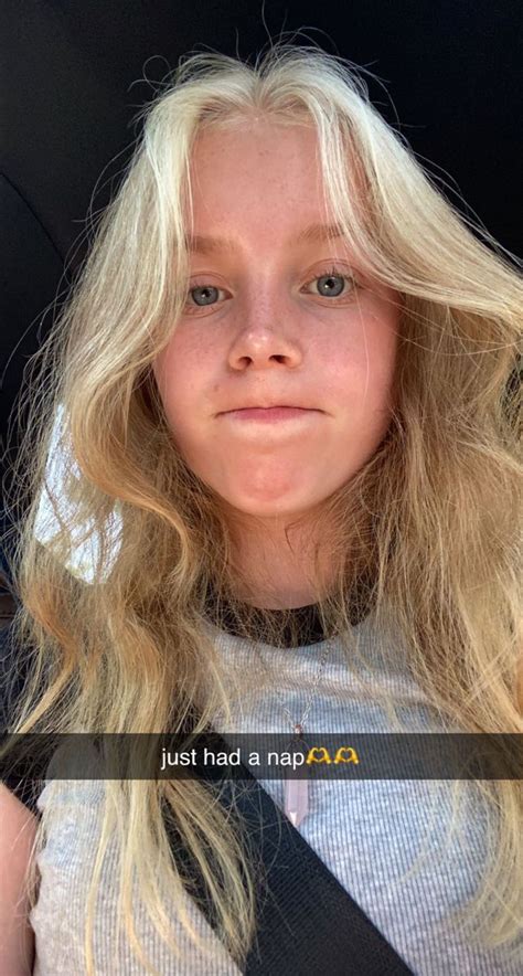 Pin By Andry Mok On Girls Snap Snapchat Charli D Amelio Quick