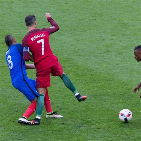 Ronaldo Injury Ronaldo Exits After Leg Injury In Portugal S Euro
