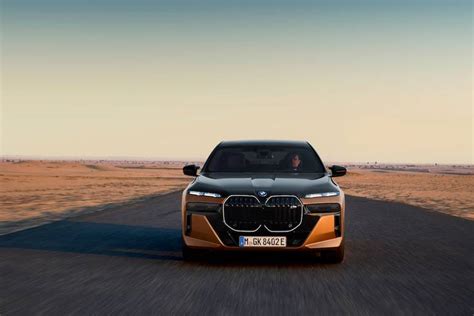Nouveau BMW i7 M70 xDrive la BMW électrique la plus rapide 2023