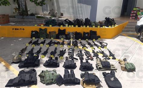Aseguran arsenal y un vehículo en cateo a casa de seguridad en San Luis