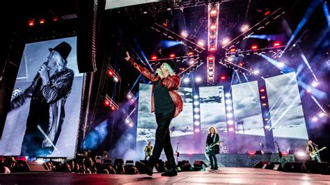 Def Leppard Mötley Crüe Announce 2023 World Tour Dates The Rock Revival