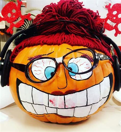 35 Amazing Painted Decorative Pumpkin Art Ideas For Halloween 2018