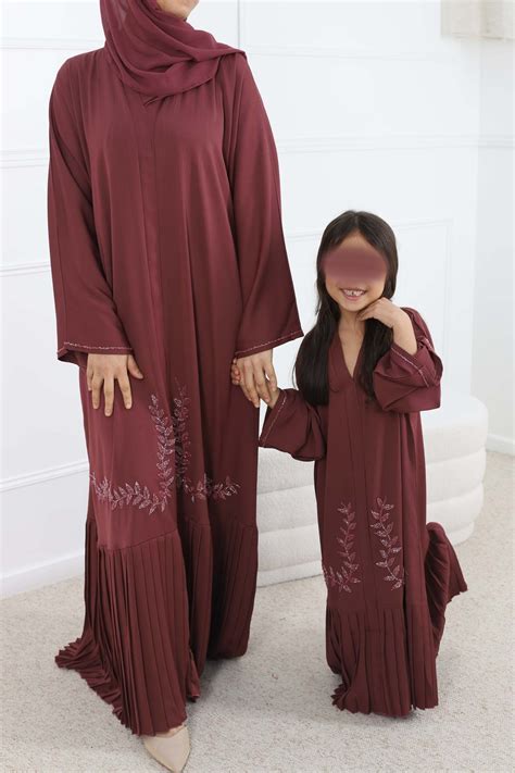 Abaya mère fille dubai prune pour une tenue eid el Iftar 2024
