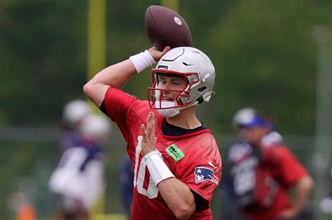Patriots Training Camp Preview Key Position Battles And Storylines