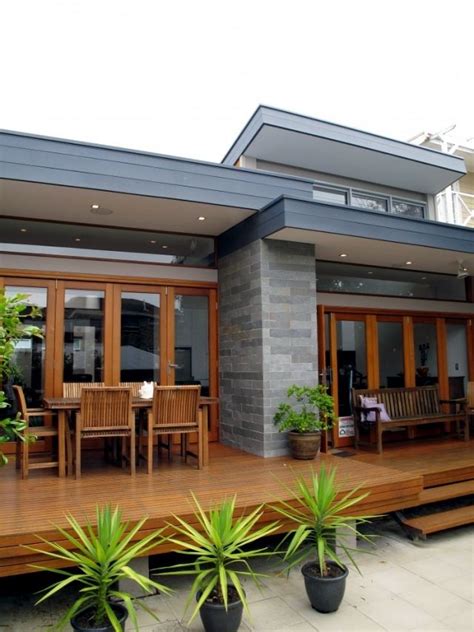 House With Flat Roof The Roof Structure Fashioned With A Long