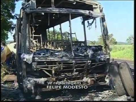 Ônibus De Trabalhadores Rurais Pega Fogo Na Rodovia Em Echaporã YouTube