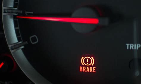 Cómo apagar la luz de brake del tablero Autos Vehiculos Autos modernos