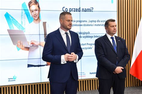 Laptopy Dla Uczni W Ustawa Nie Jest Precyzyjna
