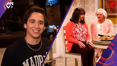 Bad Bunny Y Pedro Pascal En SNL Fueron Como Una Familia Para Marcello