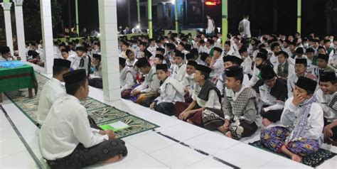 Tradisi Santri Pondok Pesantren Darul Amanah Membaca Yasin Dan Tahlil