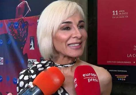 Ana María Aldón le da el sí quiero a su novio en directo El Norte