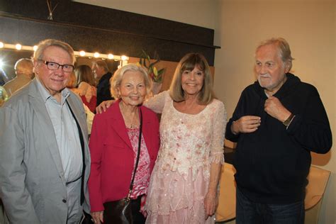 Photo Exclusif Guest La Soeur De JJ Debout Chantal Goya Et Jean