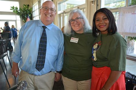 Red River Republican Women Enjoy Wine Tasting Fundraiser Visit By