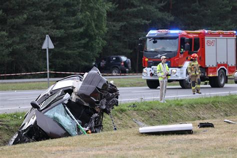Koszmarny wypadek na DK 70 pod Łowiczem Cztery osoby zginęły w