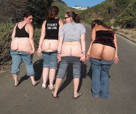 Girls Mooning Scroller 66 фото