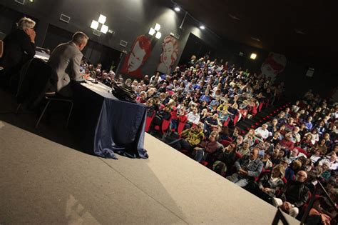 Misano Teatro Gremito Per La Lezione Del Filosofo Paolo Ercolani