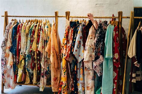 5 Cara Jualan Baju Preloved Cepat Laku Dan Untung Konten Bisnis ID