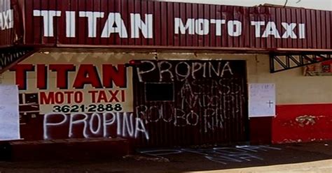 G1 Imagens mostram momento em que mototaxista é morto a tiros em