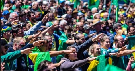 V Deo Bolsonaristas Promovem Sauda O Nazista Durante Hino Nacional