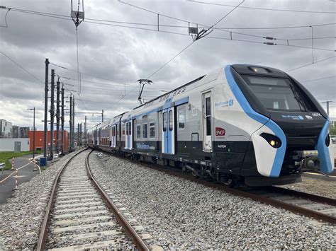 SNCF Panne Le RER E Interrompu Entre Les Hauts De Seine Et Paris