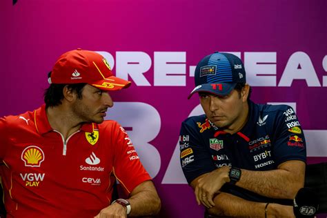 F1 VIDEO Así fue el TERRIBLE choque de Carlos Sainz a Checo Pérez en