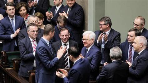 Wniosek o wotum nieufności dla Mariusza Kamińskiego PiS wybronił