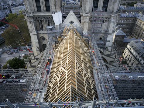 Notre Dame de Paris a retrouvé sa flèche et sa charpente à un an de sa