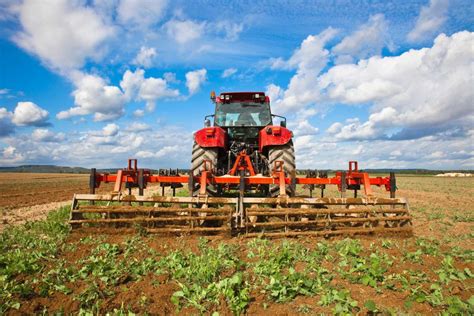 Tipos de implementos agrícolas como escolher para sua produção